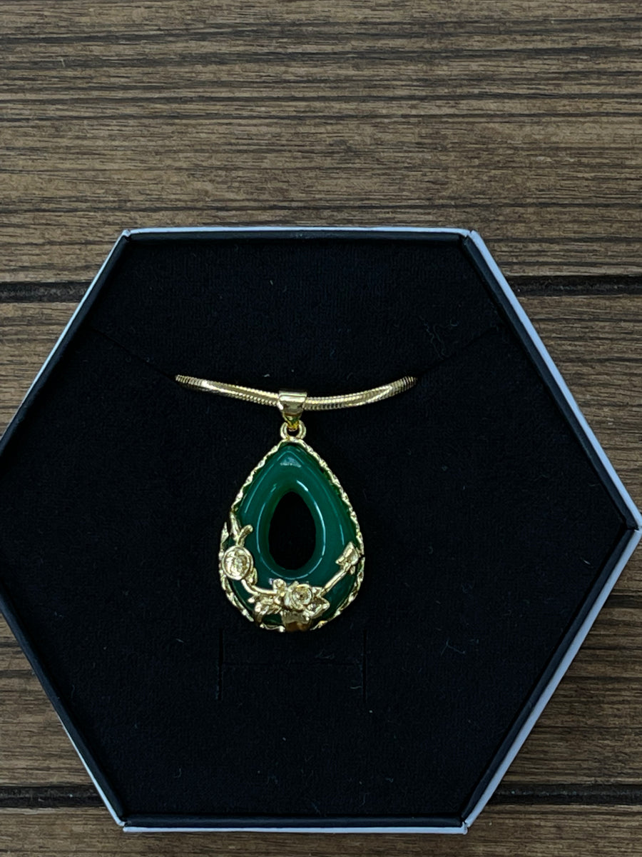 Gold Green Jade Loop Necklace – Let's Roar